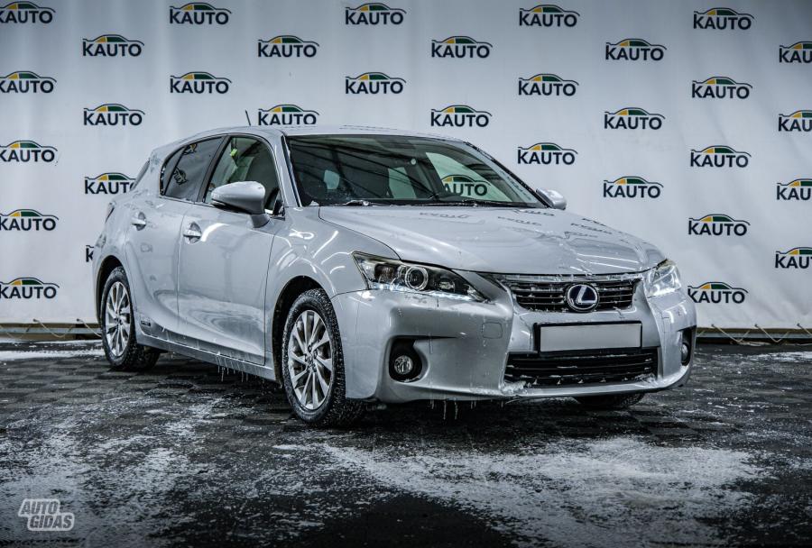 Lexus CT 200h 2012 in Kaunas, with an engine capacity of 1.80 L and mileage of 254 thousand km for 8990 €, photo 2 on AUTOMOTO.COM.LV