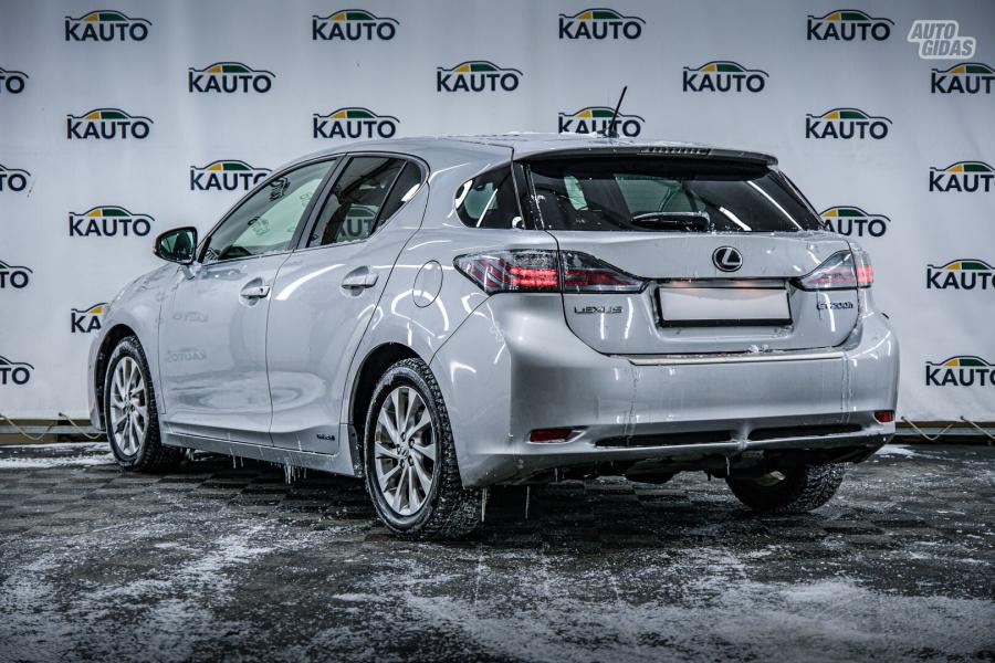 Lexus CT 200h 2012 in Kaunas, with an engine capacity of 1.80 L and mileage of 254 thousand km for 8990 €, photo 4 on AUTOMOTO.COM.LV