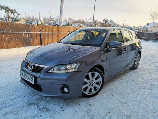 Lexus CT 200h 2012 in Siauliai, with an engine capacity of 1.80 L and mileage of 260 thousand km for 8200 €, photo 7 on AUTOMOTO.COM.LV