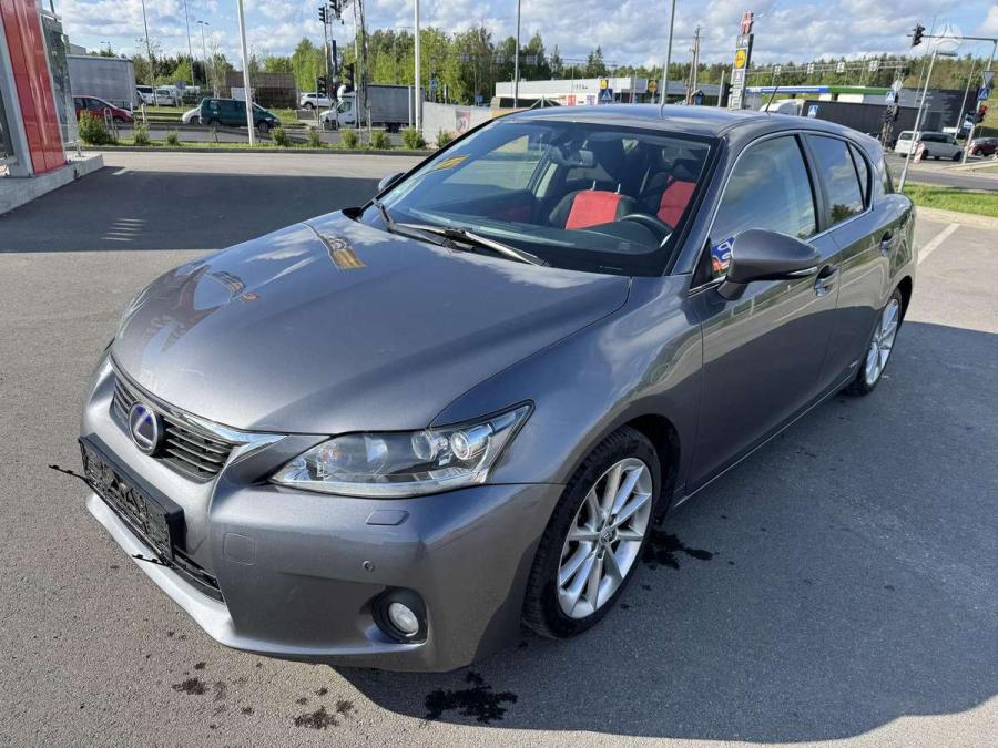 Lexus CT 200h 2012 in Vilnius, with an engine capacity of 1.80 L and mileage of 241 thousand km for 8200 €, photo 1 on AUTOMOTO.COM.LV