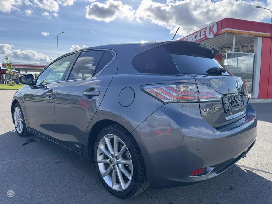 Lexus CT 200h 2012 Viļņa, ar dzinēja tilpumu 1.80 L un nobraukumu 241 tūkst. km par 8100 €, foto 9 vietnē AUTOMOTO.COM.LV