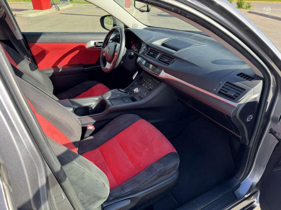 Lexus CT 200h 2012 Viļņa, ar dzinēja tilpumu 1.80 L un nobraukumu 241 tūkst. km par 8100 €, foto 14 vietnē AUTOMOTO.COM.LV