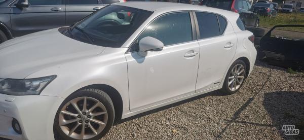 Lexus CT 200h 2012 in Vilnius, with an engine capacity of 1.80 L and mileage of 238 thousand km for 8950 €, photo 2 on AUTOMOTO.COM.LV