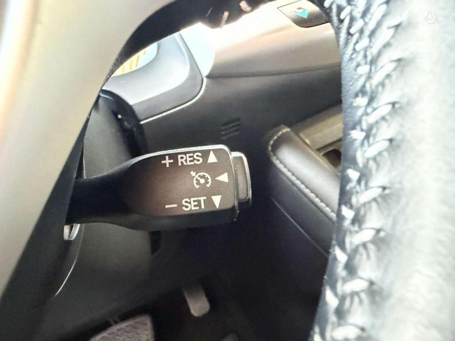 Lexus CT 200h 2012 in Vilnius, with an engine capacity of 1.80 L and mileage of 200 thousand km for 8999 €, photo 17 on AUTOMOTO.COM.LV
