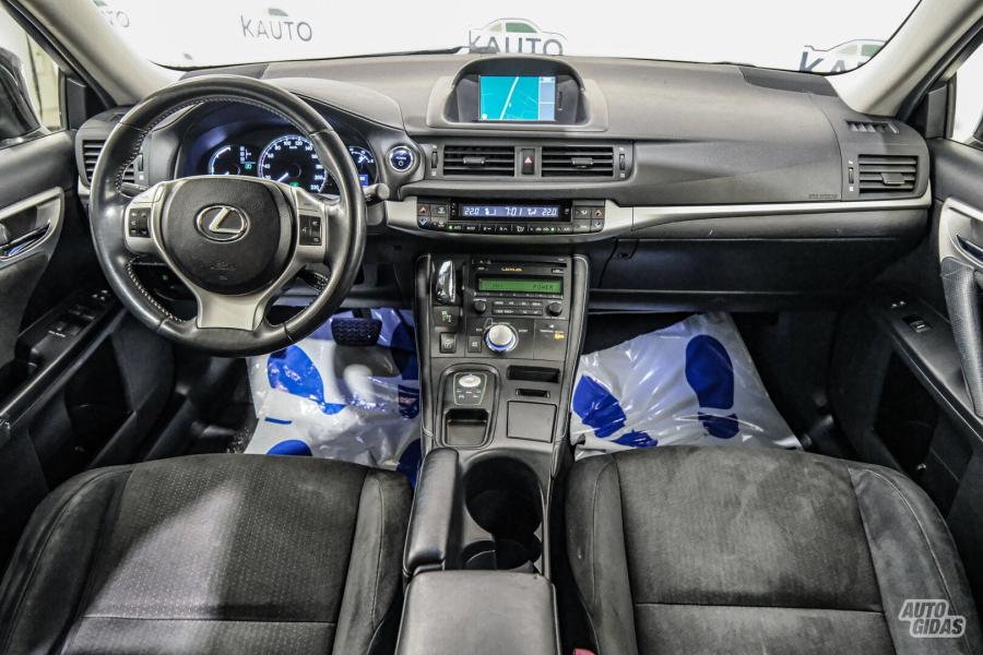 Lexus CT 200h 2013 in Kaunas, with an engine capacity of 1.80 L and mileage of 312 thousand km for 8990 €, photo 8 on AUTOMOTO.COM.LV