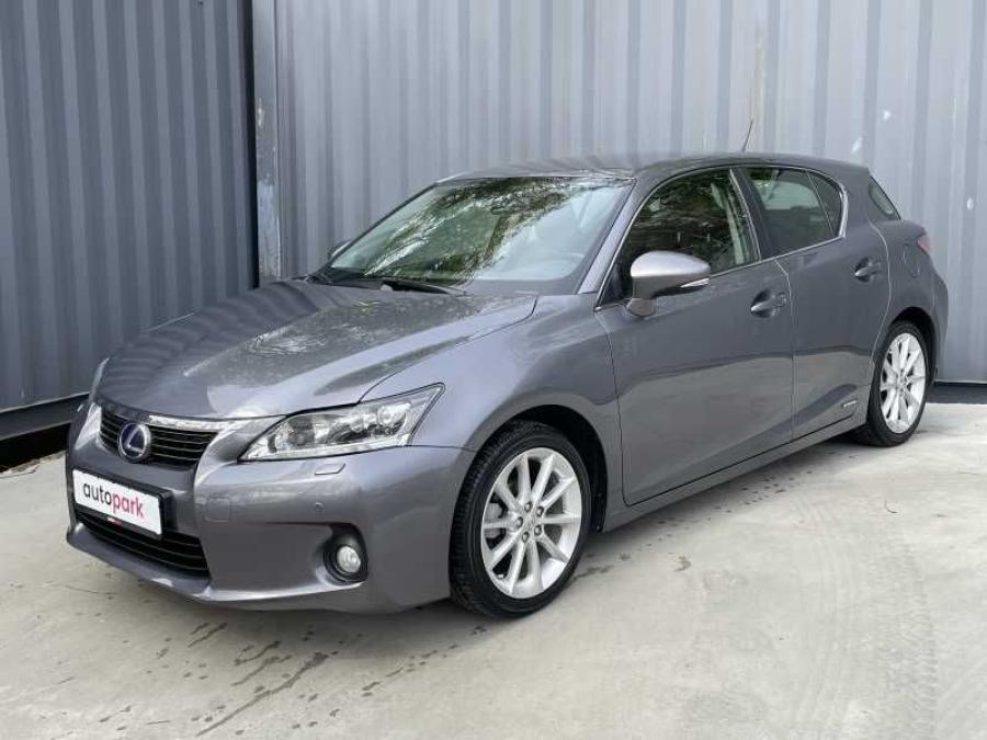 Lexus CT 200h 2013 in Vilnius, with an engine capacity of 1.80 L and mileage of 42 thousand km for 11500 €, photo 1 on AUTOMOTO.COM.LV
