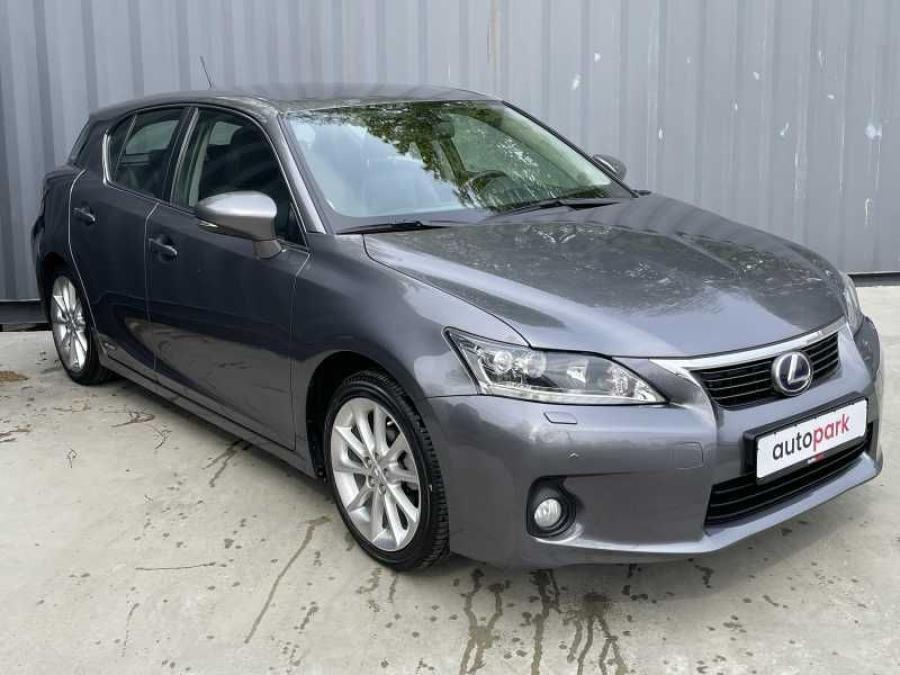 Lexus CT 200h 2013 in Vilnius, with an engine capacity of 1.80 L and mileage of 42 thousand km for 11500 €, photo 3 on AUTOMOTO.COM.LV