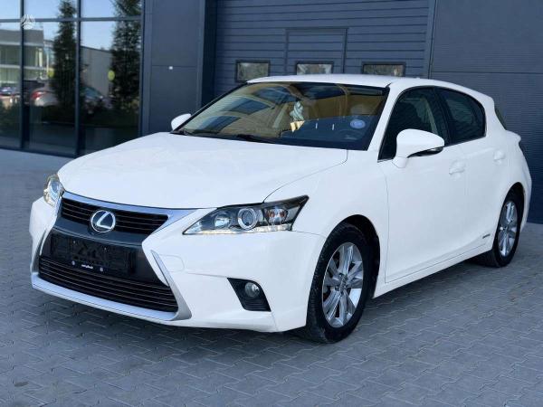 Lexus CT 200h 2014 in Vilnius, with an engine capacity of 1.80 L and mileage of 132 thousand km for 11999 €, photo 3 on AUTOMOTO.COM.LV
