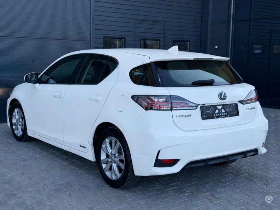 Лексус CT 200h 2014 в Вильнюс, объемом двигателя 1.80 л и пробегом 132 тыс. км за 11999 €, фото 4 на AUTOMOTO.COM.LV
