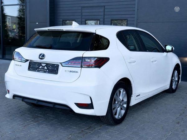 Lexus CT 200h 2014 in Vilnius, with an engine capacity of 1.80 L and mileage of 132 thousand km for 11999 €, photo 5 on AUTOMOTO.COM.LV
