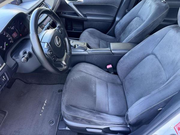 Lexus CT 200h 2014 in Vilnius, with an engine capacity of 1.80 L and mileage of 132 thousand km for 11999 €, photo 9 on AUTOMOTO.COM.LV
