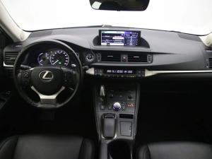 Lexus CT 200h 2018 in Vilnius, with an engine capacity of 1.80 L and mileage of 207 thousand km for 14999 €, photo 2 on AUTOMOTO.COM.LV