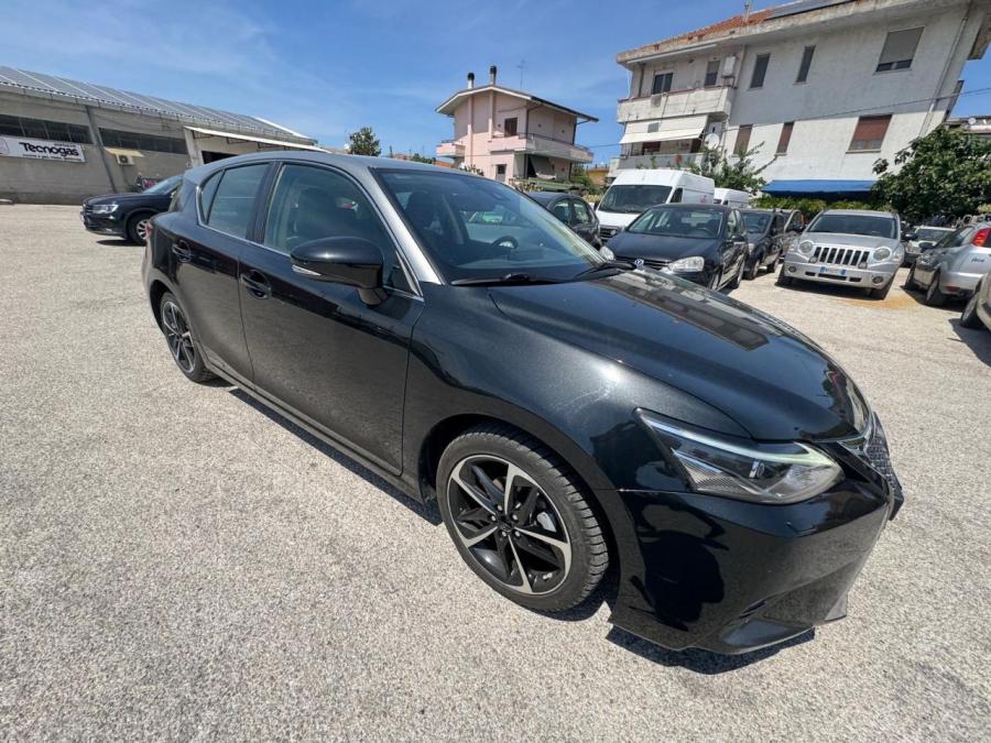 Lexus CT 200h 2018 Kauņa, ar dzinēja tilpumu 1.80 L un nobraukumu 161 tūkst. km par 16300 €, foto 1 vietnē AUTOMOTO.COM.LV