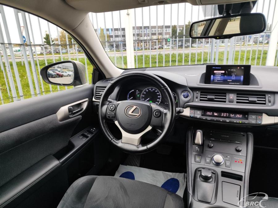 Лексус CT 200h 2018 в Клайпеда, объемом двигателя 1.80 л и пробегом 135 тыс. км за 16500 €, фото 4 на AUTOMOTO.COM.LV