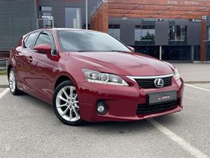 Red Lexus CT 200h 2012 in Vilnius, with an engine capacity of 1.80 L and mileage of 281 thousand km for 7600 €, photo 12 on AUTOMOTO.COM.LV