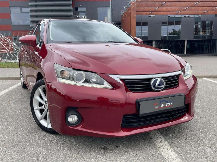Red Lexus CT 200h 2012 in Vilnius, with an engine capacity of 1.80 L and mileage of 281 thousand km for 7600 €, photo 13 on AUTOMOTO.COM.LV