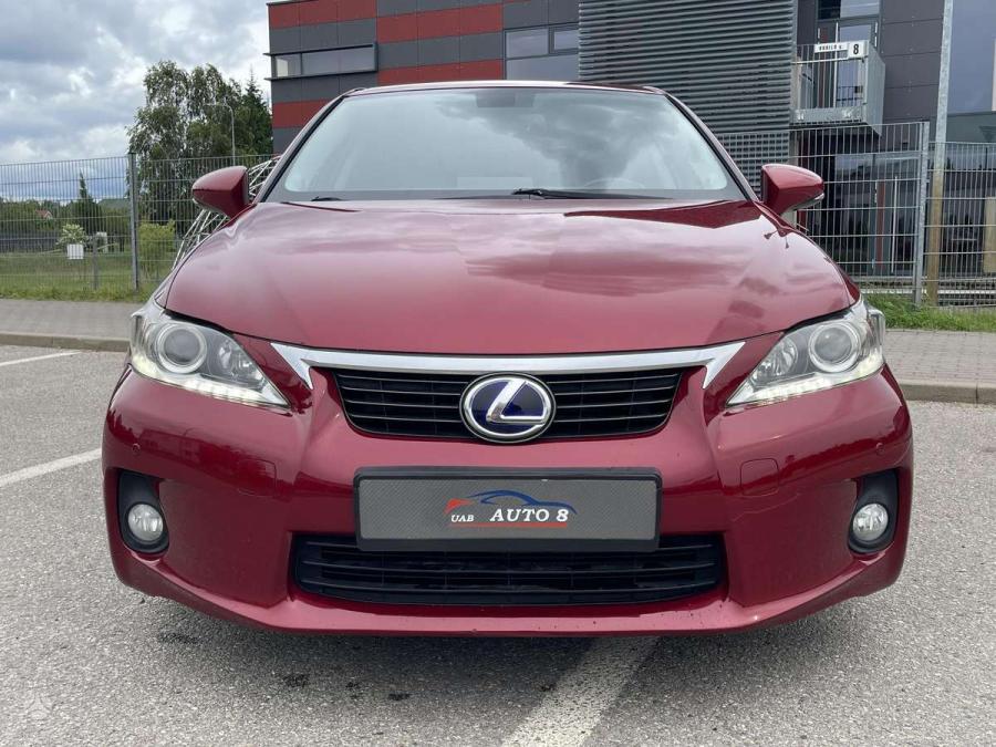 Red Lexus CT 200h 2012 in Vilnius, with an engine capacity of 1.80 L and mileage of 281 thousand km for 7600 €, photo 14 on AUTOMOTO.COM.LV