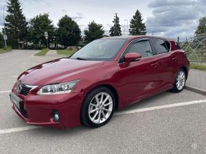 Red Lexus CT 200h 2012 in Vilnius, with an engine capacity of 1.80 L and mileage of 281 thousand km for 7600 €, photo 15 on AUTOMOTO.COM.LV