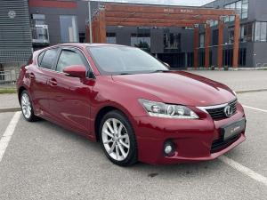 Red Lexus CT 200h 2012 in Vilnius, with an engine capacity of 1.80 L and mileage of 281 thousand km for 7600 €, photo 20 on AUTOMOTO.COM.LV