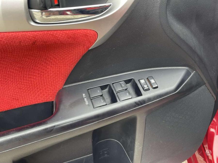 Red Lexus CT 200h 2012 in Vilnius, with an engine capacity of 1.80 L and mileage of 281 thousand km for 7600 €, photo 24 on AUTOMOTO.COM.LV