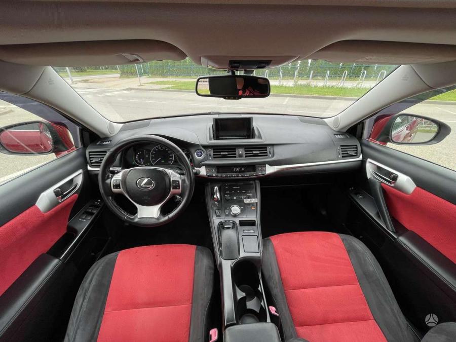 Red Lexus CT 200h 2012 in Vilnius, with an engine capacity of 1.80 L and mileage of 281 thousand km for 7600 €, photo 28 on AUTOMOTO.COM.LV