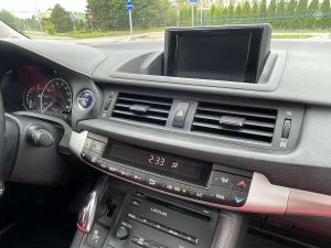 Red Lexus CT 200h 2012 in Vilnius, with an engine capacity of 1.80 L and mileage of 281 thousand km for 7600 €, photo 33 on AUTOMOTO.COM.LV