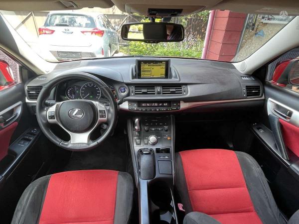 Sarkans Lexus CT 200h 2012 Viļņa, ar dzinēja tilpumu 1.80 L un nobraukumu 281 tūkst. km par 7600 €, foto 3 vietnē AUTOMOTO.COM.LV