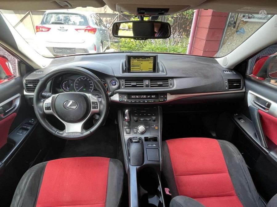 Красный Лексус CT 200h 2012 в Вильнюс, объемом двигателя 1.80 л и пробегом 281 тыс. км за 7600 €, фото 4 на AUTOMOTO.COM.LV