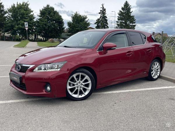 Red Lexus CT 200h 2012 in Vilnius, with an engine capacity of 1.80 L and mileage of 282 thousand km for 7950 €, photo 1 on AUTOMOTO.COM.LV