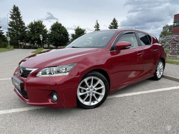 Red Lexus CT 200h 2012 in Vilnius, with an engine capacity of 1.80 L and mileage of 282 thousand km for 7950 €, photo 7 on AUTOMOTO.COM.LV