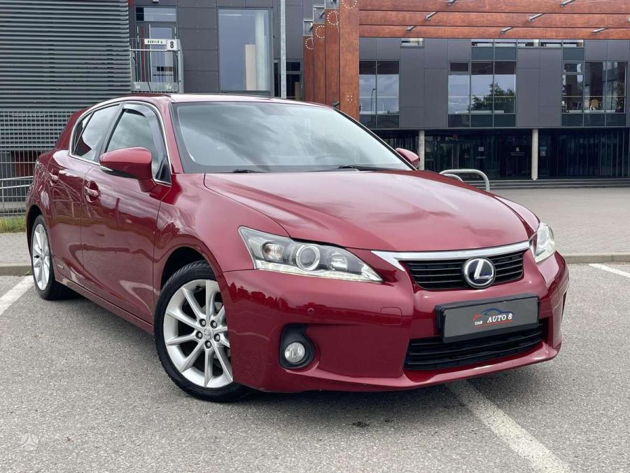 Red Lexus CT 200h 2012 in Vilnius, with an engine capacity of 1.80 L and mileage of 282 thousand km for 7950 €, photo 11 on AUTOMOTO.COM.LV
