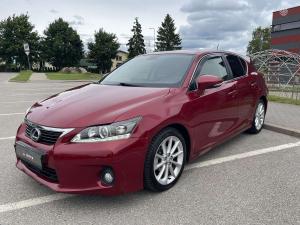 Red Lexus CT 200h 2012 in Vilnius, with an engine capacity of 1.80 L and mileage of 282 thousand km for 7950 €, photo 13 on AUTOMOTO.COM.LV