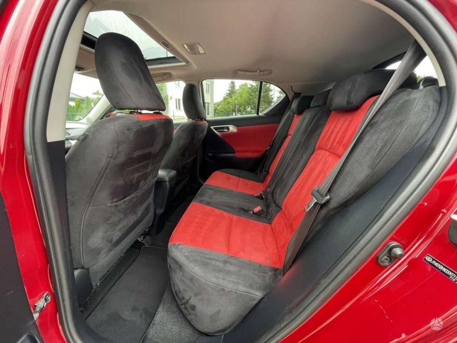 Red Lexus CT 200h 2012 in Vilnius, with an engine capacity of 1.80 L and mileage of 282 thousand km for 7950 €, photo 27 on AUTOMOTO.COM.LV