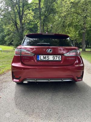 Sarkans Lexus CT 200h 2012 Panevēža, ar dzinēja tilpumu 1.80 L un nobraukumu 107 tūkst. km par 9500 €, foto 7 vietnē AUTOMOTO.COM.LV