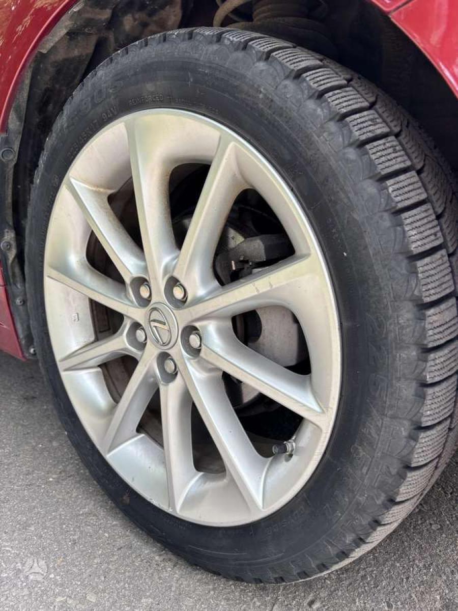 Sarkans Lexus CT 200h 2012 Panevēža, ar dzinēja tilpumu 1.80 L un nobraukumu 107 tūkst. km par 9500 €, foto 14 vietnē AUTOMOTO.COM.LV