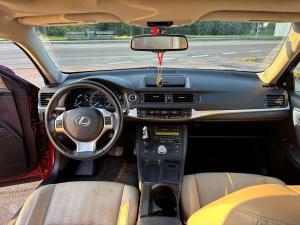 Sarkans Lexus CT 200h 2012 Panevēža, ar dzinēja tilpumu 1.80 L un nobraukumu 107 tūkst. km par 9500 €, foto 22 vietnē AUTOMOTO.COM.LV