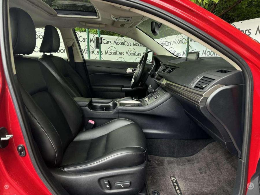 Sarkans Lexus CT 200h 2015 Viļņa, ar dzinēja tilpumu 1.80 L un nobraukumu 174 tūkst. km par 11999 €, foto 13 vietnē AUTOMOTO.COM.LV
