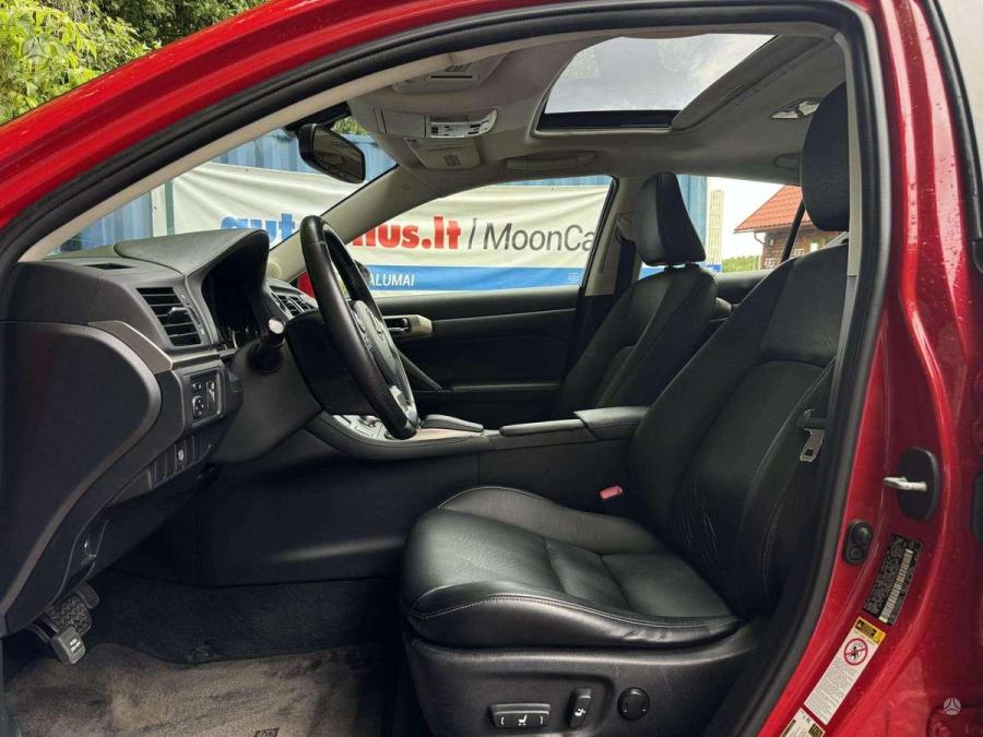 Sarkans Lexus CT 200h 2015 Viļņa, ar dzinēja tilpumu 1.80 L un nobraukumu 174 tūkst. km par 11999 €, foto 18 vietnē AUTOMOTO.COM.LV