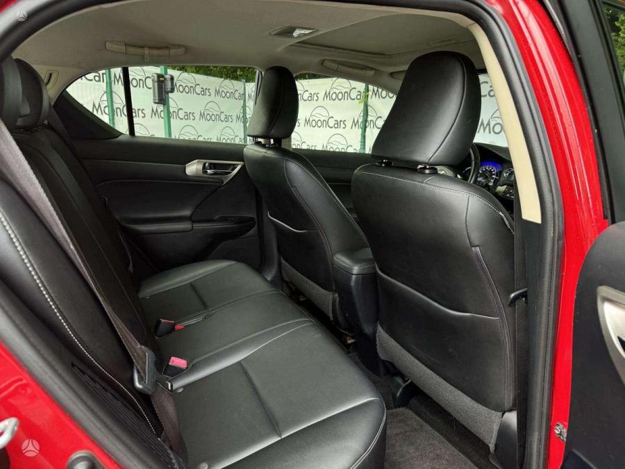 Sarkans Lexus CT 200h 2015 Viļņa, ar dzinēja tilpumu 1.80 L un nobraukumu 174 tūkst. km par 11999 €, foto 12 vietnē AUTOMOTO.COM.LV