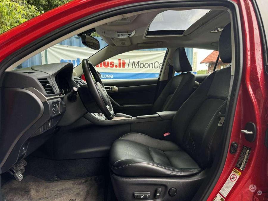 Sarkans Lexus CT 200h 2015 Viļņa, ar dzinēja tilpumu 1.80 L un nobraukumu 174 tūkst. km par 11999 €, foto 18 vietnē AUTOMOTO.COM.LV