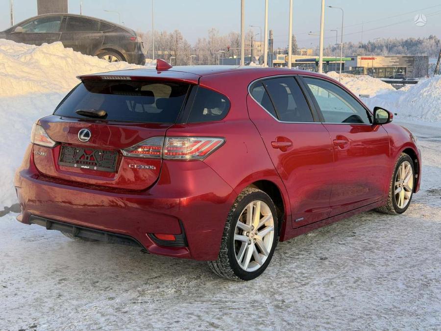 Sarkans Lexus CT 200h 2017 Viļņa, ar dzinēja tilpumu 1.80 L un nobraukumu 107 tūkst. km par 15999 €, foto 5 vietnē AUTOMOTO.COM.LV