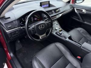 Sarkans Lexus CT 200h 2017 Viļņa, ar dzinēja tilpumu 1.80 L un nobraukumu 107 tūkst. km par 15999 €, foto 10 vietnē AUTOMOTO.COM.LV