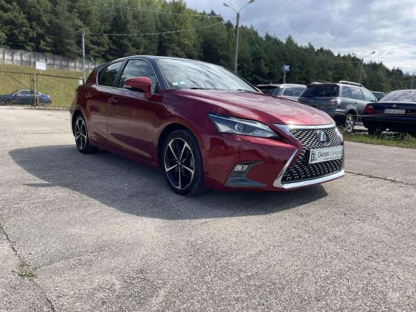 Sarkans Lexus CT 200h 2018 Viļņa, ar dzinēja tilpumu 1.80 L un nobraukumu 141 tūkst. km par 17500 €, foto 3 vietnē AUTOMOTO.COM.LV