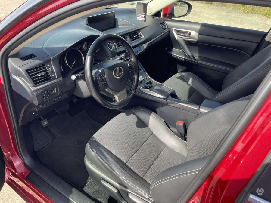 Sarkans Lexus CT 200h 2018 Viļņa, ar dzinēja tilpumu 1.80 L un nobraukumu 141 tūkst. km par 17500 €, foto 10 vietnē AUTOMOTO.COM.LV