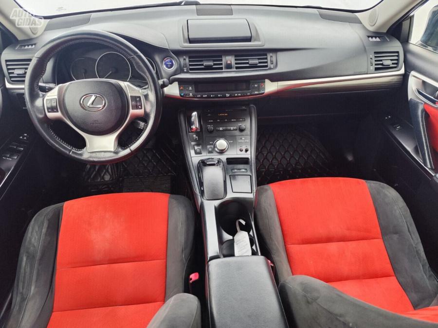 Violets Lexus CT 200h 2011 Šauļi, ar dzinēja tilpumu 1.80 L un nobraukumu 270 tūkst. km par 7950 €, foto 12 vietnē AUTOMOTO.COM.LV