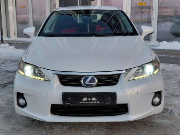 Balts Lexus CT 200h 2011 Viļņa, ar dzinēja tilpumu 1.80 L un nobraukumu 290 tūkst. km par 8500 €, foto 2 vietnē AUTOMOTO.COM.LV
