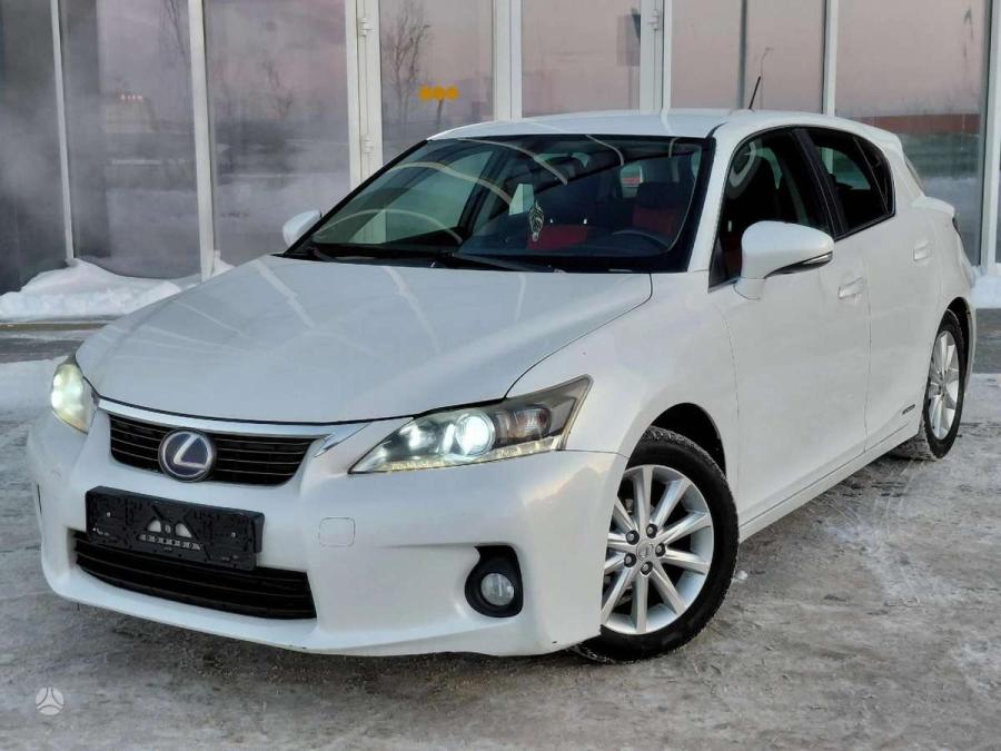Balts Lexus CT 200h 2011 Viļņa, ar dzinēja tilpumu 1.80 L un nobraukumu 290 tūkst. km par 8500 €, foto 3 vietnē AUTOMOTO.COM.LV