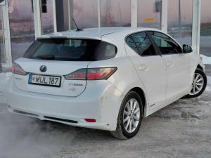 Balts Lexus CT 200h 2011 Viļņa, ar dzinēja tilpumu 1.80 L un nobraukumu 290 tūkst. km par 8500 €, foto 6 vietnē AUTOMOTO.COM.LV
