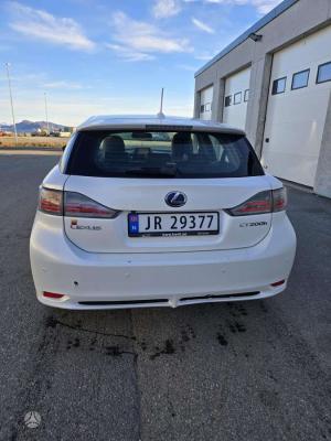 Balts Lexus CT 200h 2011 Panevēža, ar dzinēja tilpumu 1.80 L un nobraukumu 370 tūkst. km par 4700 €, foto 5 vietnē AUTOMOTO.COM.LV