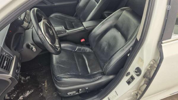 Balts Lexus CT 200h 2011 Viļņa, ar dzinēja tilpumu 1.80 L un nobraukumu 370 tūkst. km par 5400 €, foto 11 vietnē AUTOMOTO.COM.LV